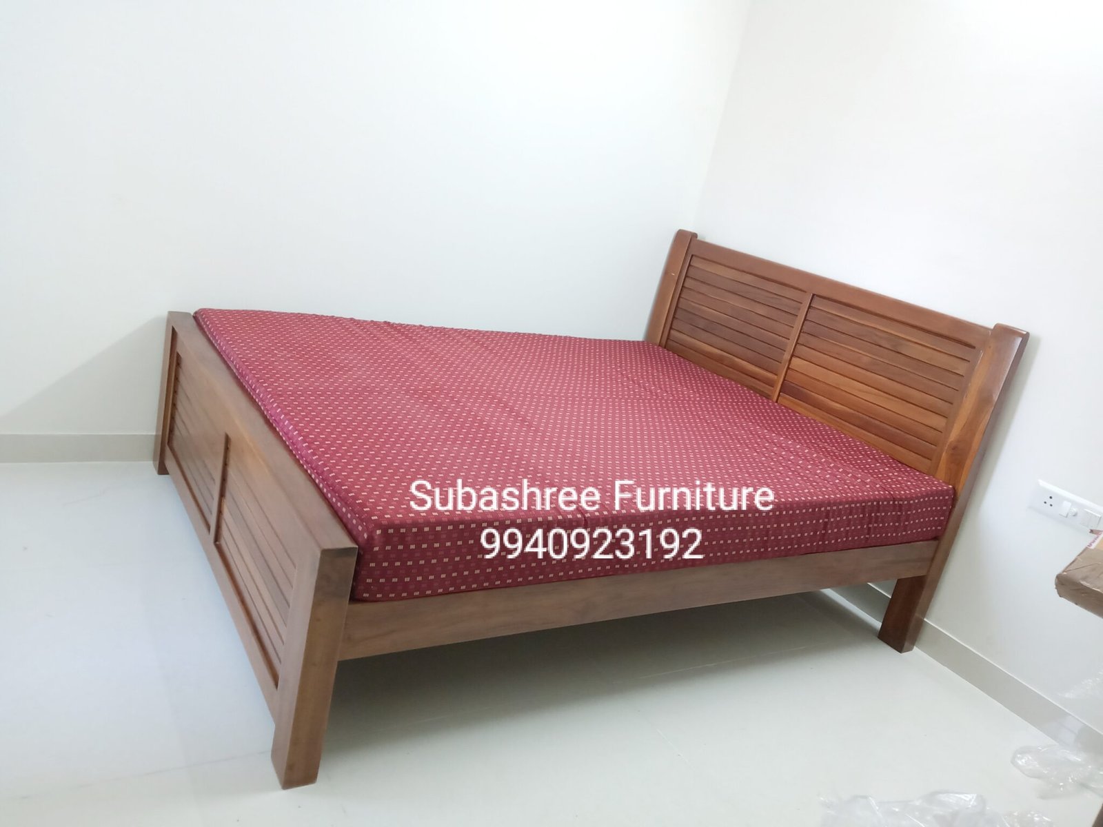 Simple design wooden queen double cot