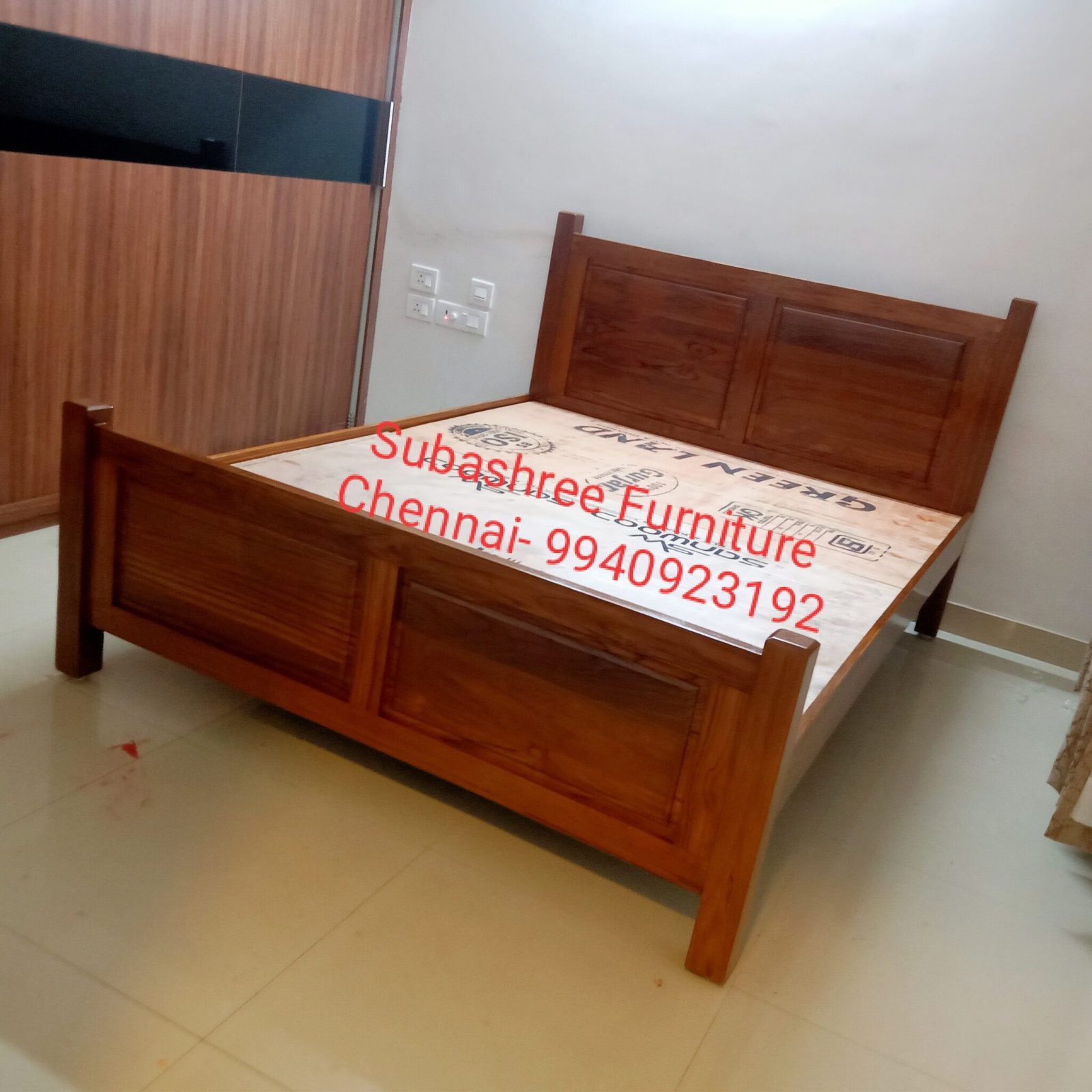 Simple and plain queen cot